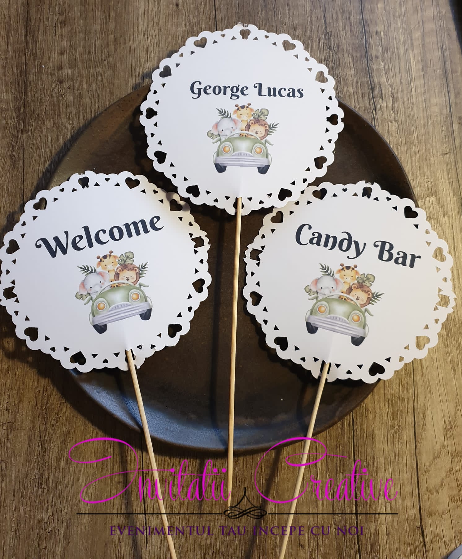 Topper Mesaj Model Decupat Inimioare cu Animalute Safari