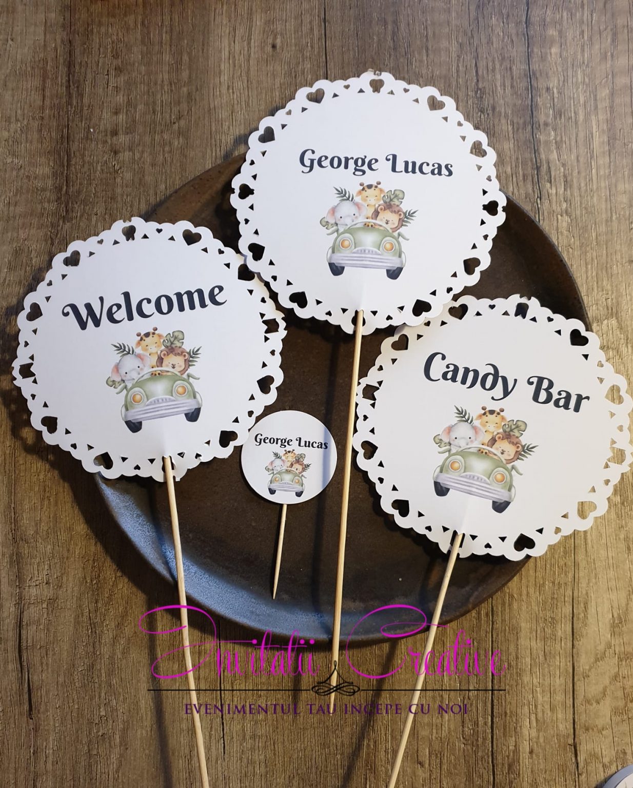 Topper Mesaj Model Decupat Inimioare cu Animalute Safari